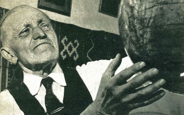 Vă place istoria? Românul Dan Dumitru - Ocolul pământului pe jos