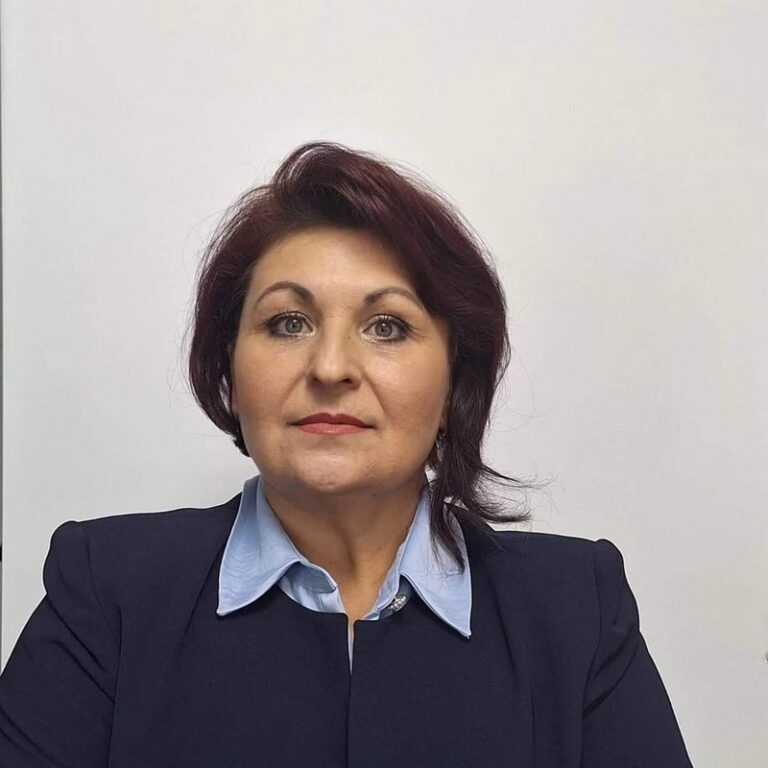 Primii doi candidați la concursul pentru șefia spitalului din Târgu Neamț: dr. Mihaela Antohi și ...